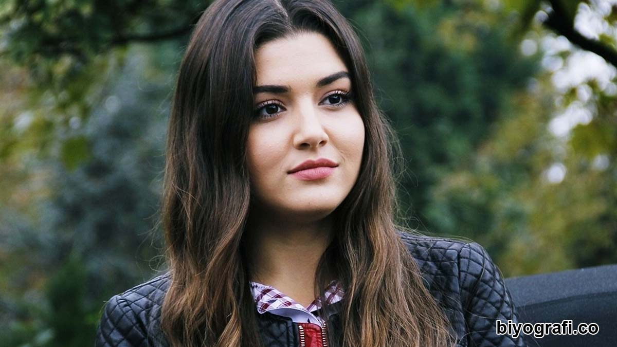 Hande Erçel Kimdir, Boyu, Kaç Yaşında, Nereli Biyografi.co
