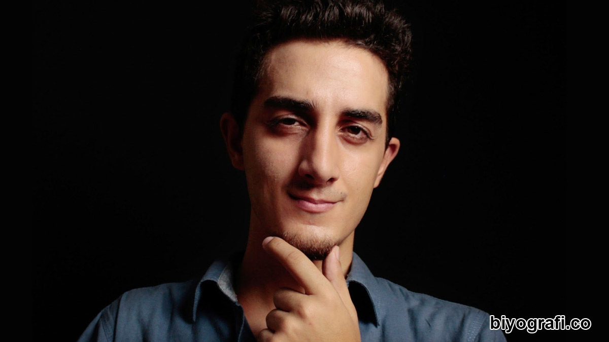 Ruhi Çenet ️ Kimdir, Boyu, Kaç Yaşında, Nereli Biyografi.co