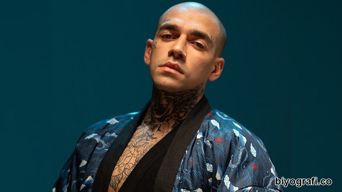 Ezhel (Ömer Serhan İpekçioğlu) ️ Kimdir, Boyu, Kaç Yaşında, Nereli ...