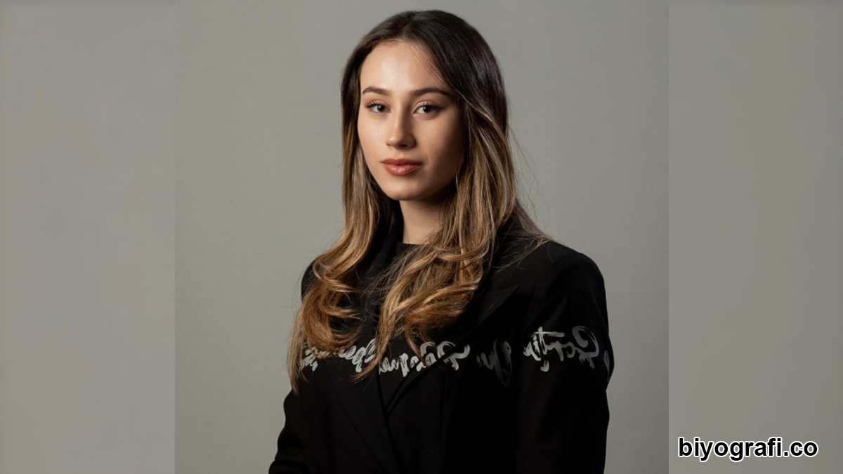 Zeynep Çelik kaç yaşında ⭐ hakkında bilgi edinin! ⭐ Biyografi.co