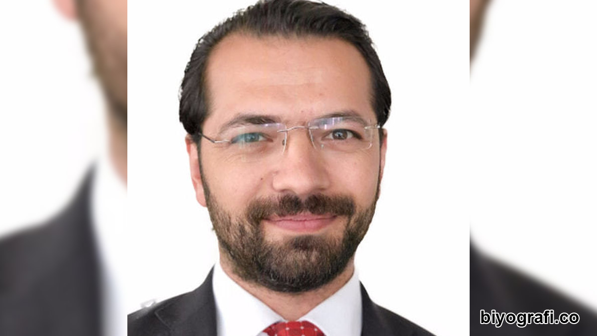 Hacı Yakışıklı Kimdir, Kaç Yaşında, Nereli, Evli Mi Biyografi.co
