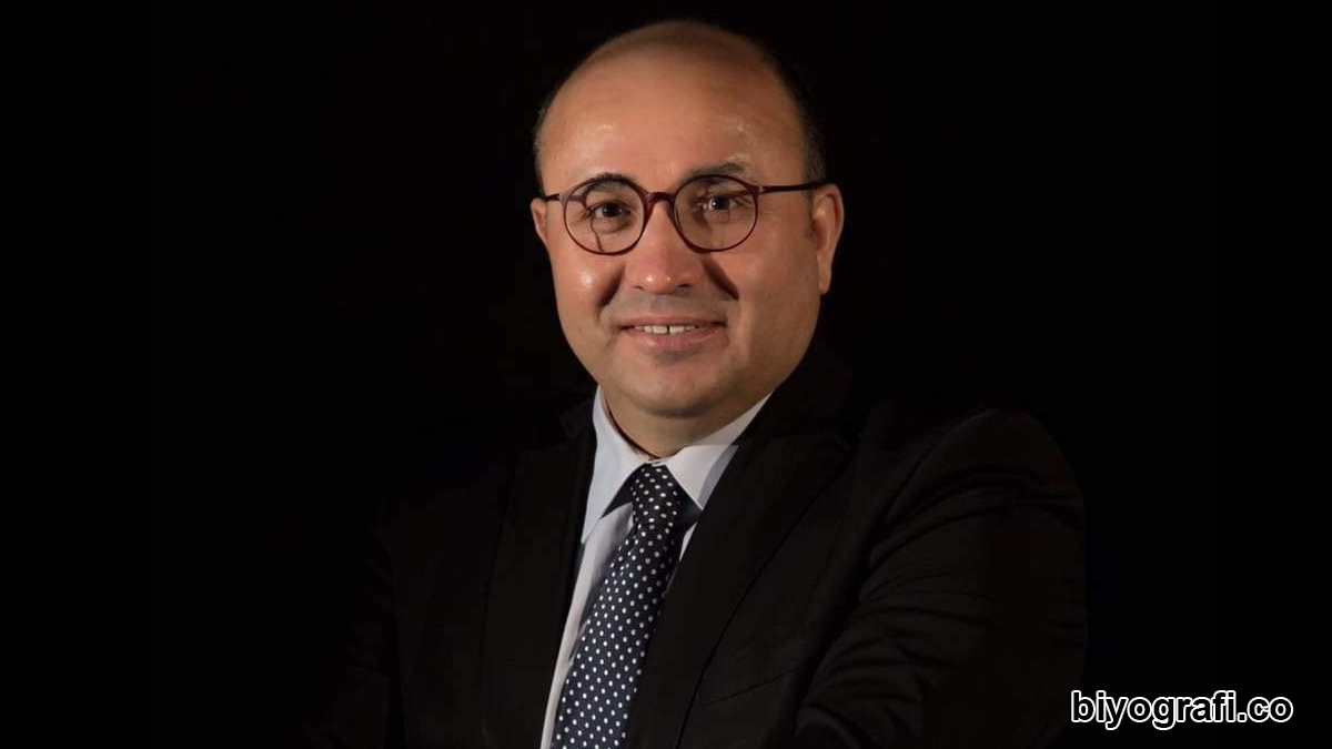 Prof. Dr. Mehmet Şahin Kimdir, Boyu, Kaç Yaşında, Nereli Biyografi.co